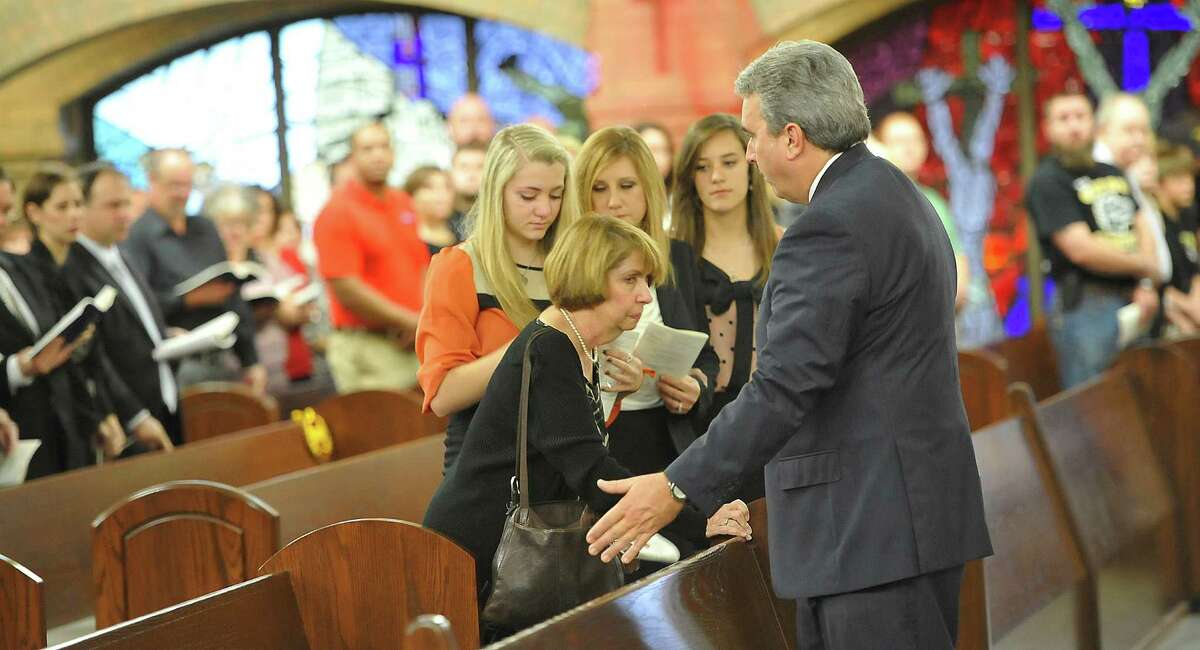 Hundreds attend Beaumont service for Bill Leger