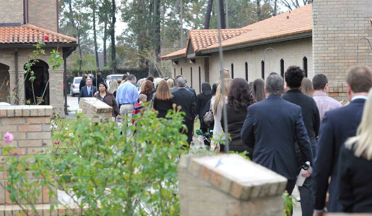 Hundreds attend Beaumont service for Bill Leger