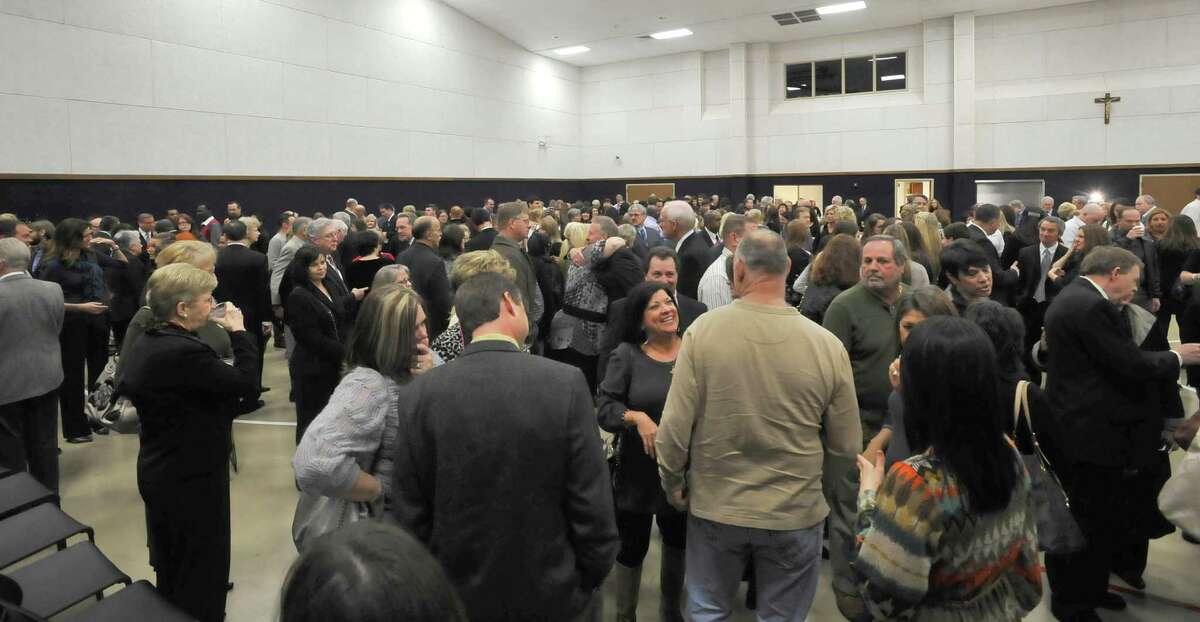 Hundreds attend Beaumont service for Bill Leger