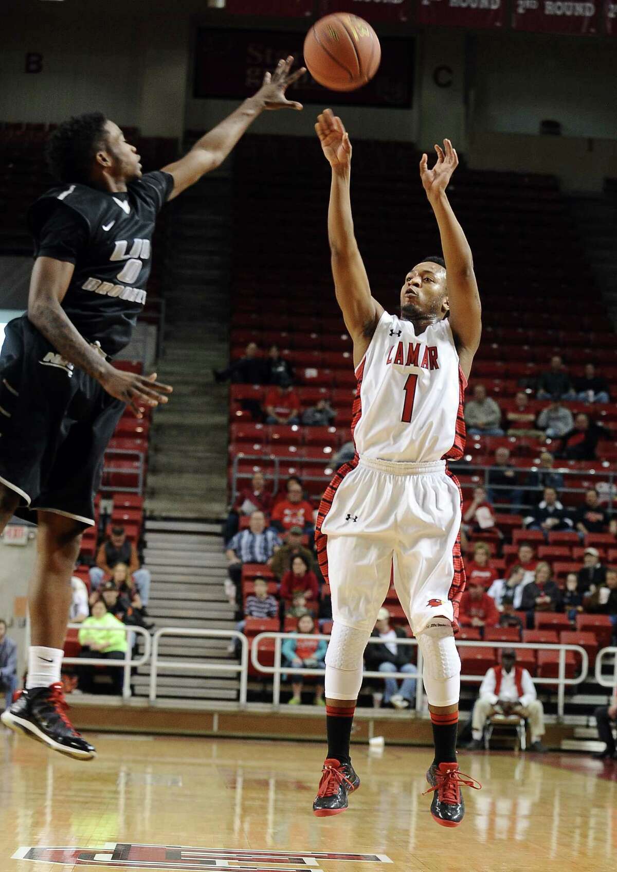 Lamar men's basketball trying to avoid history
