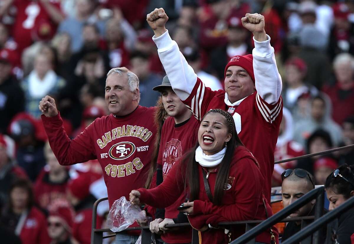 Kaepernick, Crabtree help 49ers by Cards