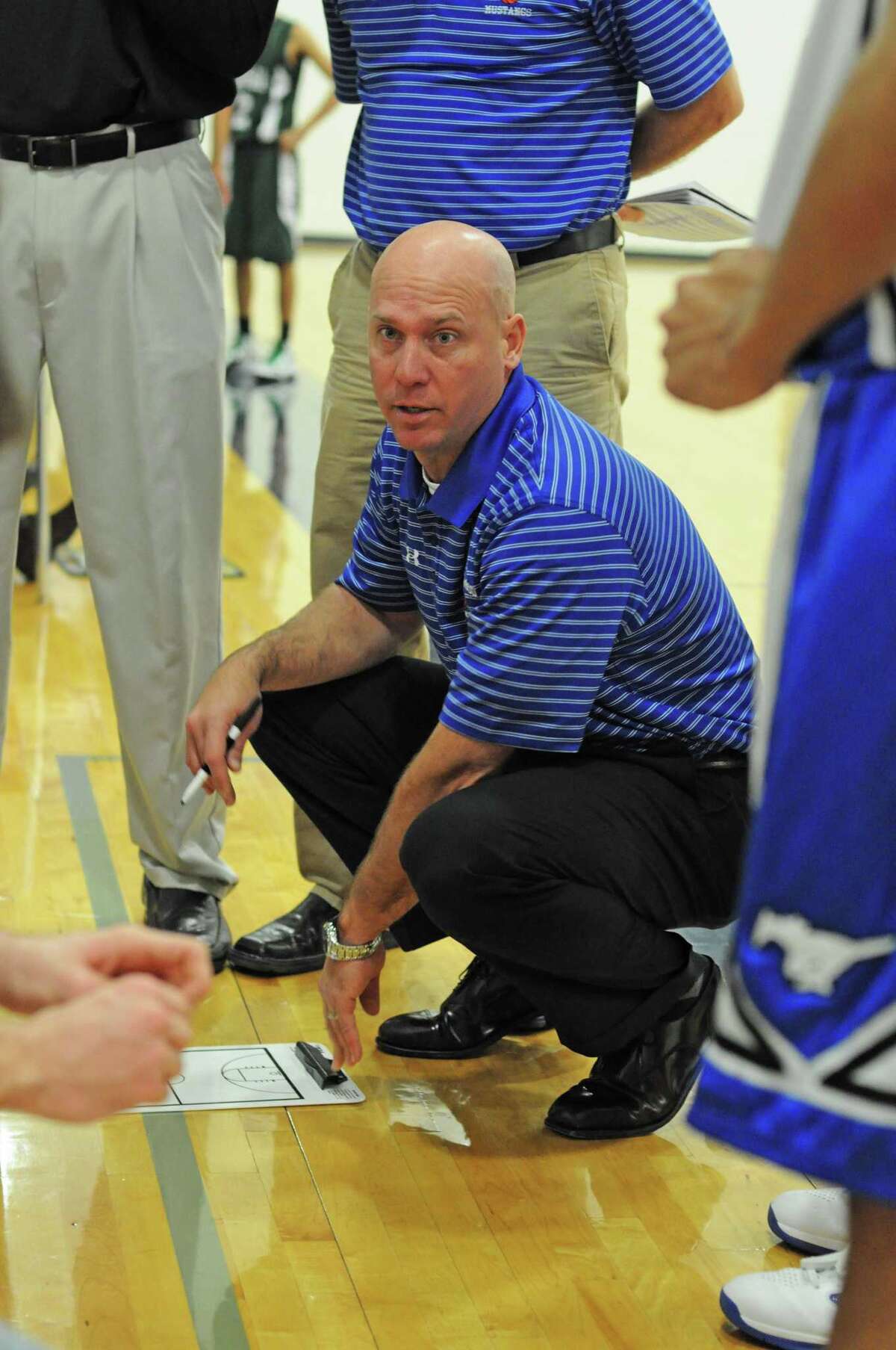 Basketball: Friendswood keeps to simple formula