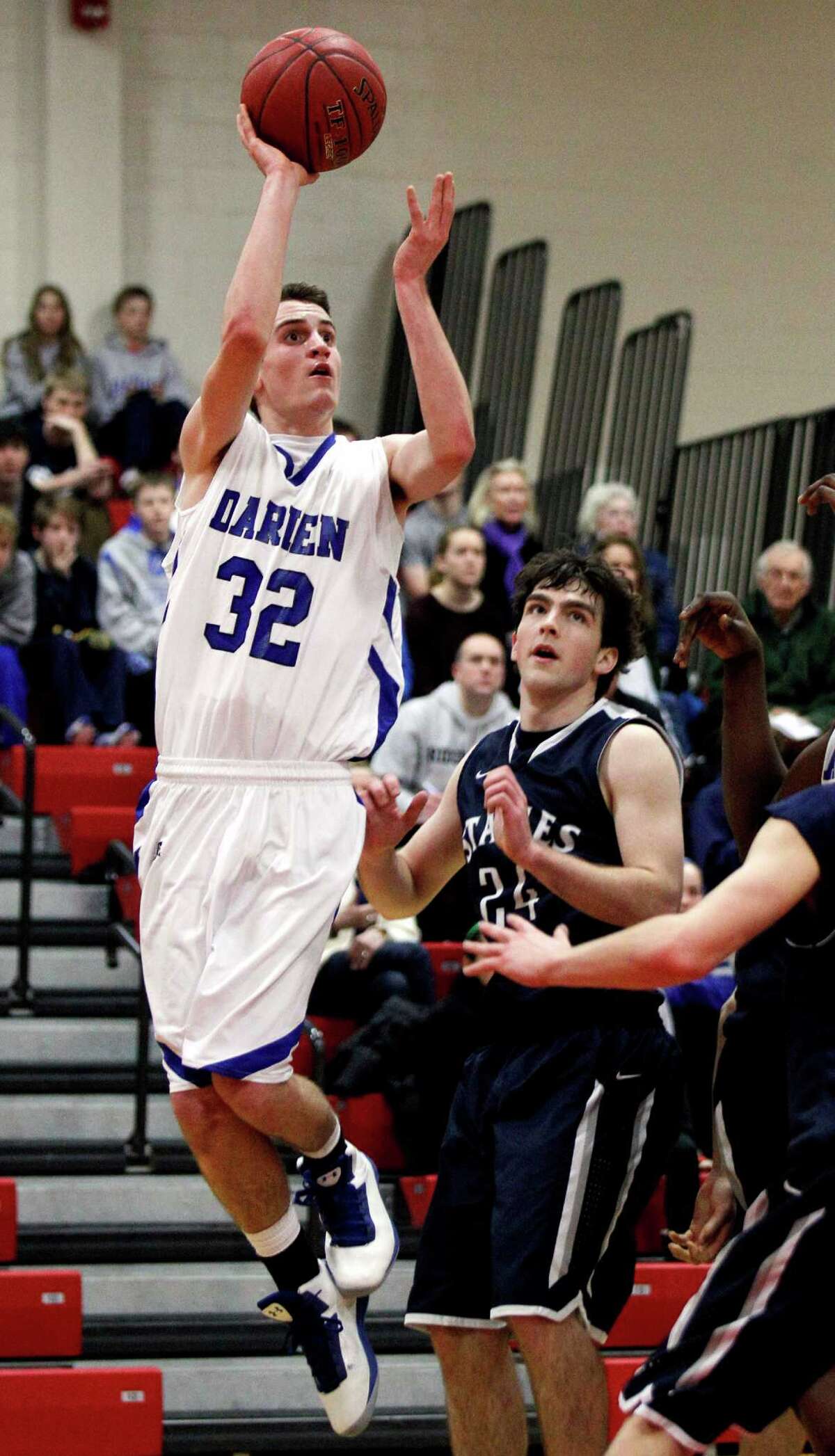 Staubi propels Darien boys past Staples in LaVista final