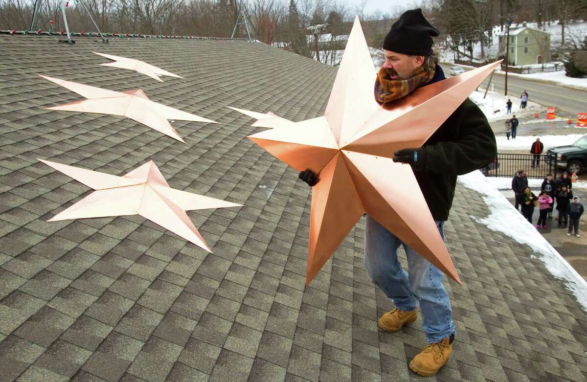 Stars rise on firehouse in Newtown