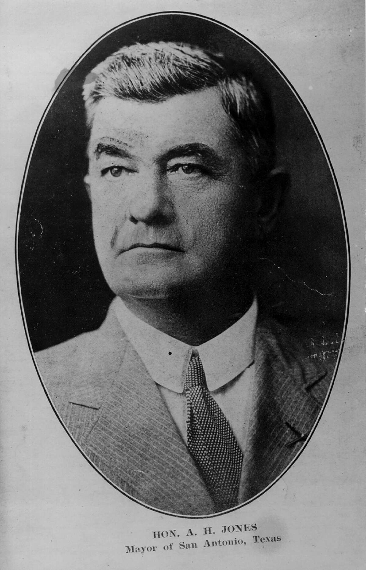 Mayor Taylor supporter, staffer resigns