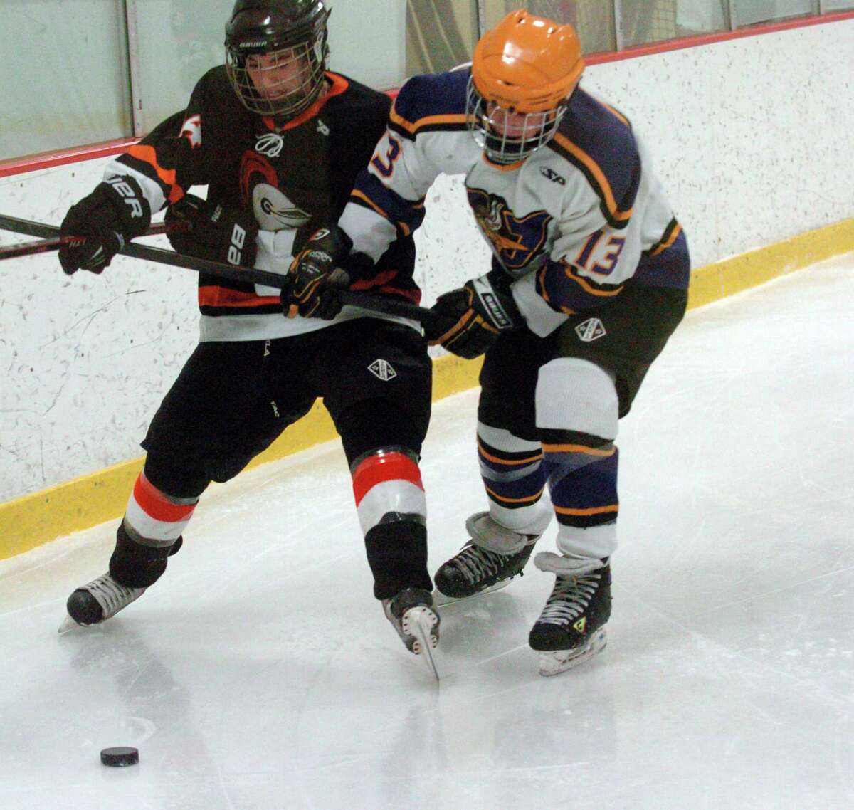 Stamford hockey holds off rival Westhill for first win