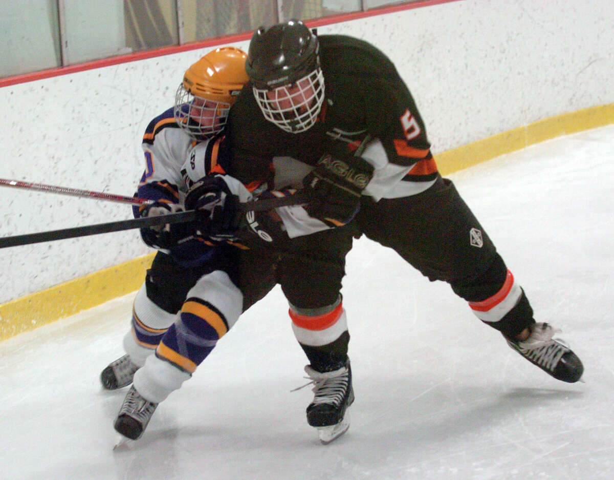 Stamford hockey holds off rival Westhill for first win