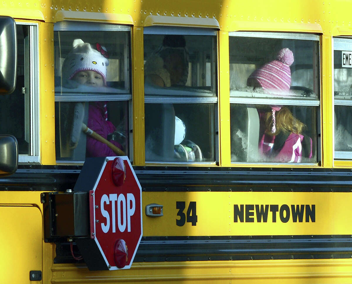 Sandy Hook students back to school full time