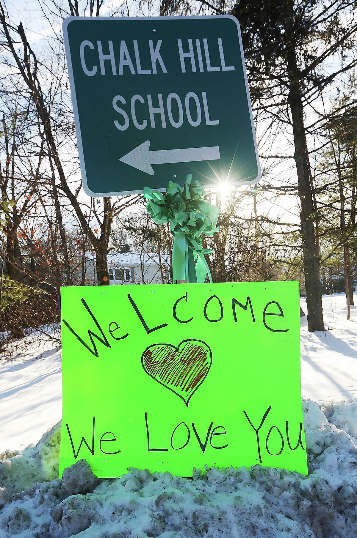 Sandy Hook students back to school full time