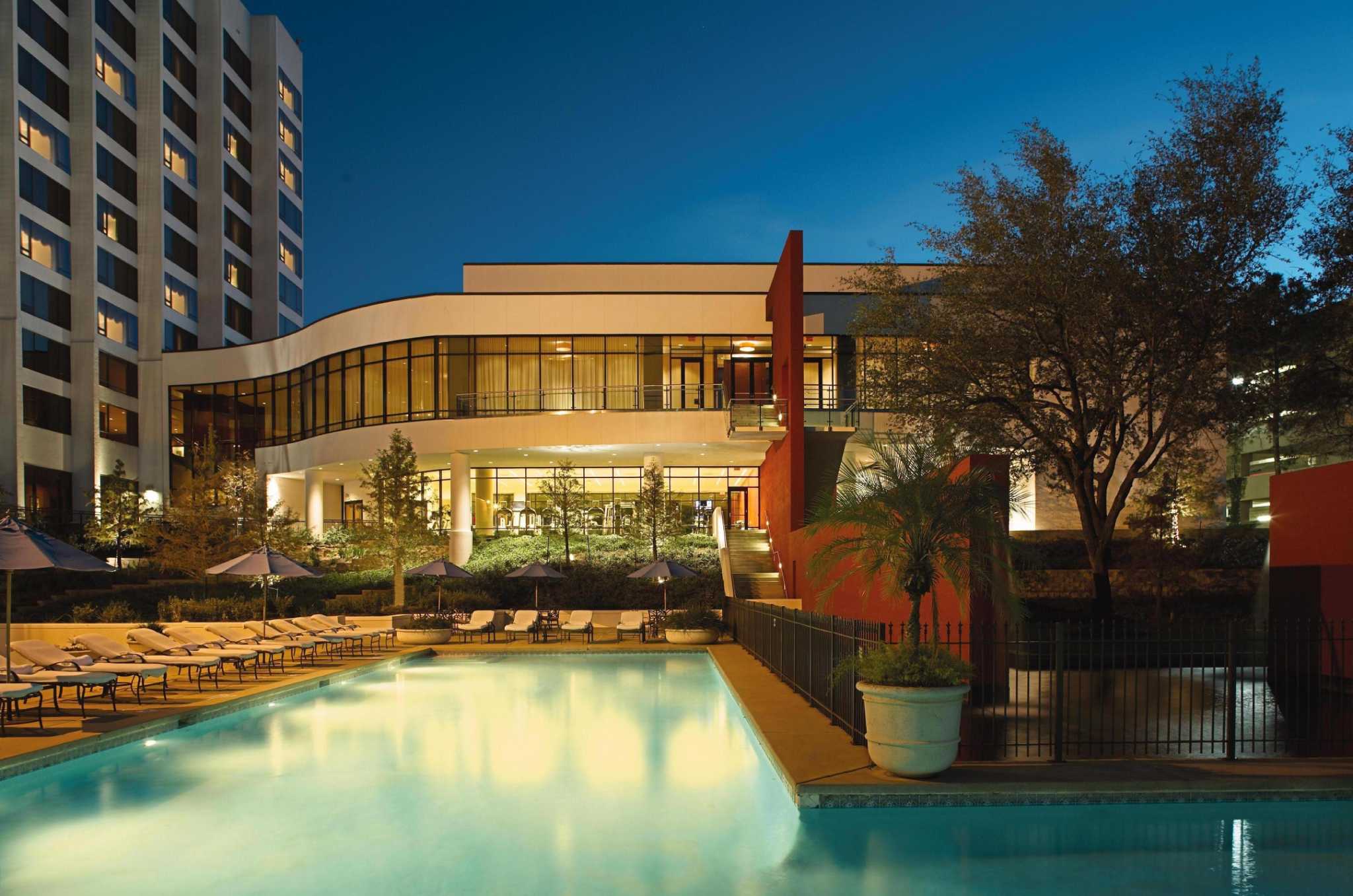 Swank Houston hotel pools 2019