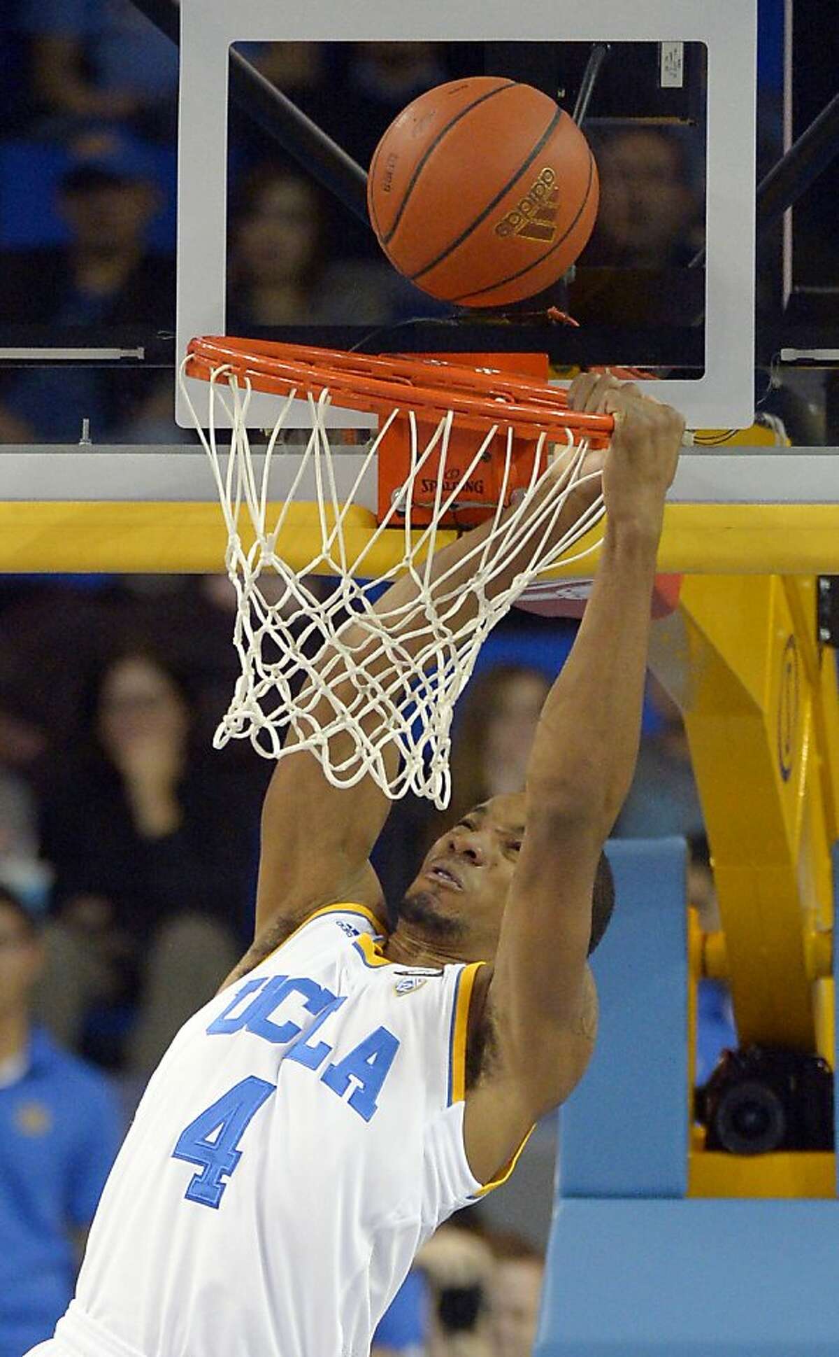 UCLA handles Cal in Pac-12 opener