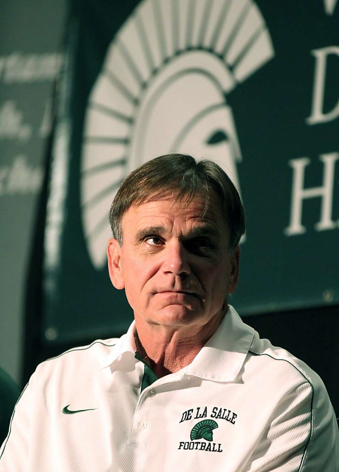 De La Salle's Bob Ladouceur steps down