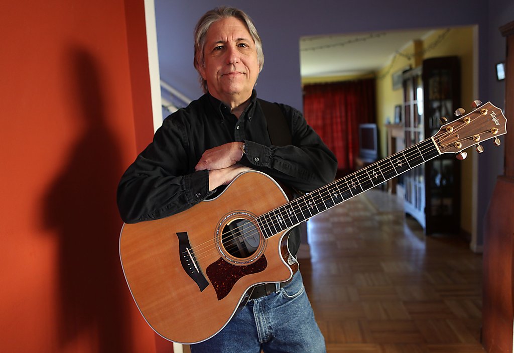 Songwriter shares talents with students