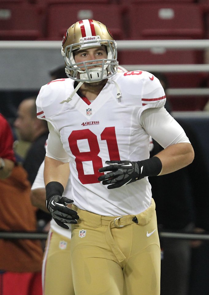 Rookie tight end Celek making his own name