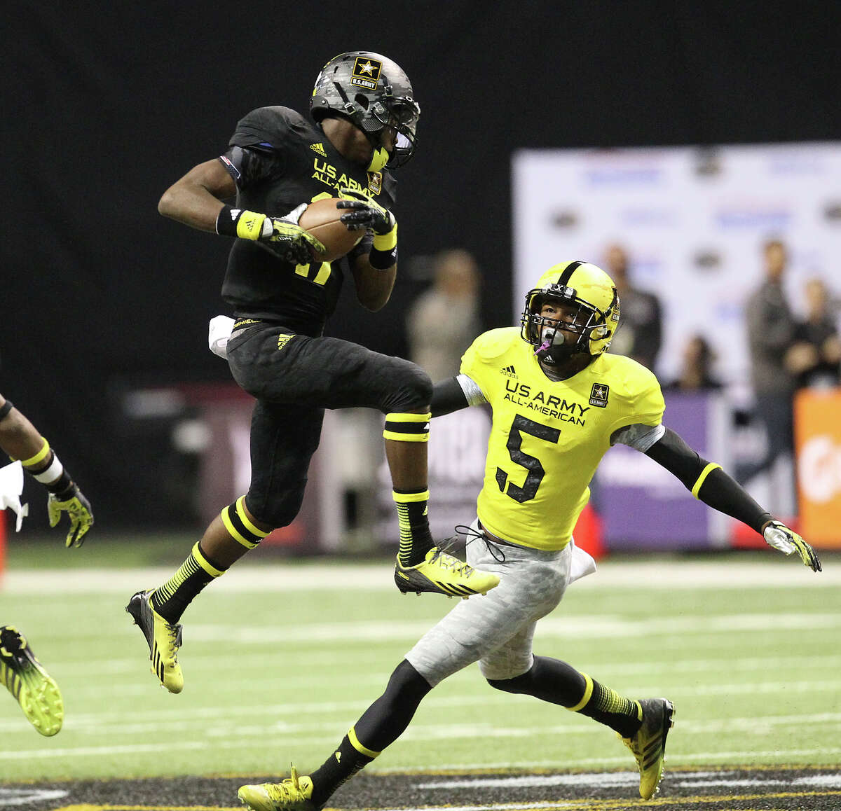 Army looking to recruit more minorities to become officers