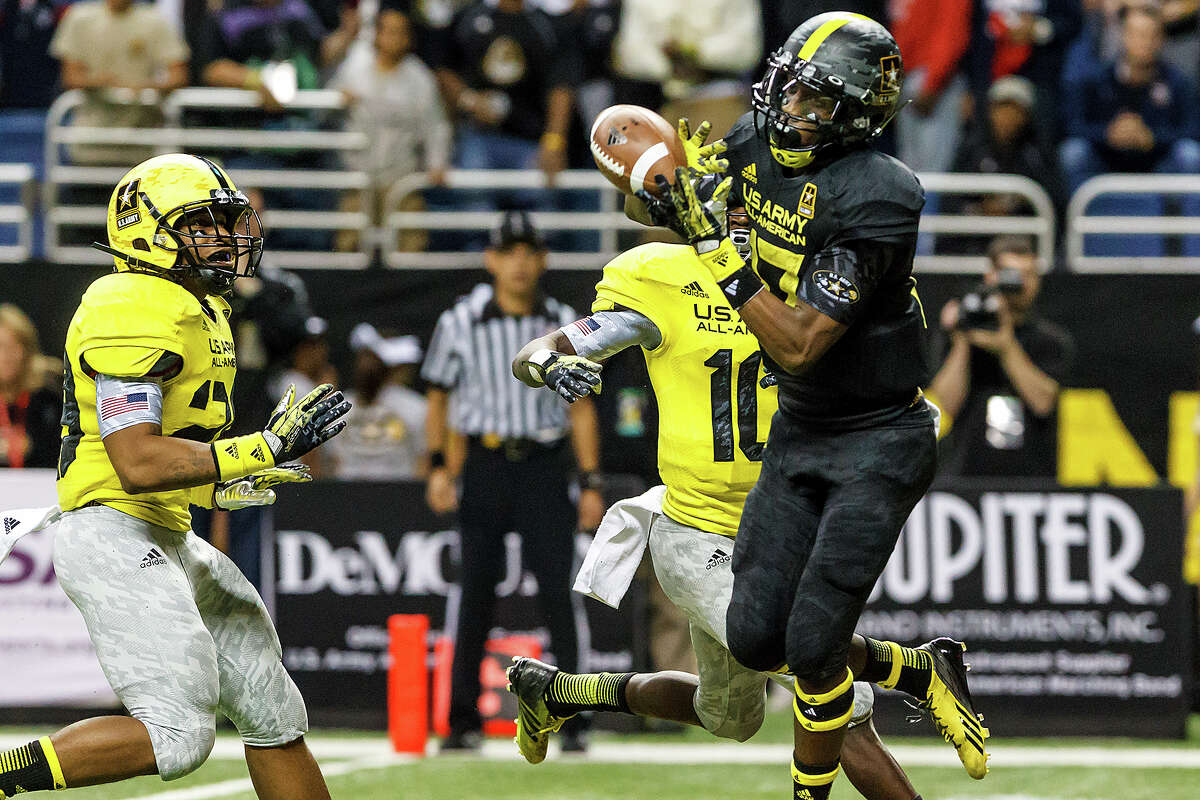 Army looking to recruit more minorities to become officers