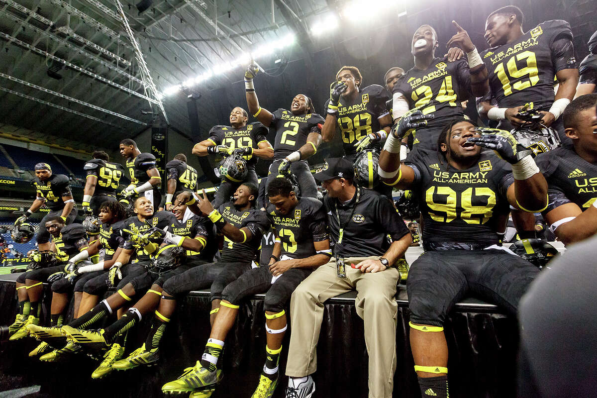 Army looking to recruit more minorities to become officers