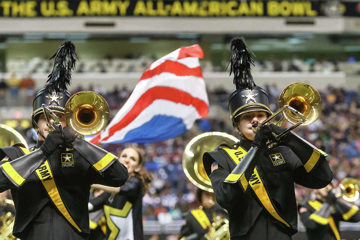 Army looking to recruit more minorities to become officers