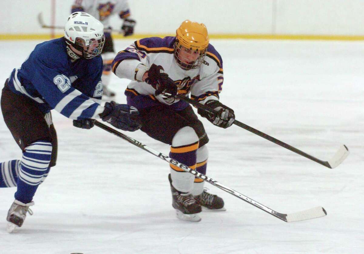 Shaulson's hat trick leads Westhill hockey past Suffield