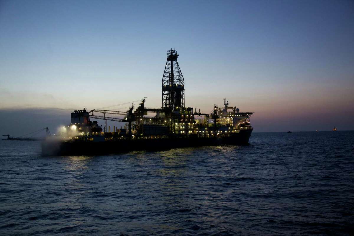 Despite troubles, Africa beckons as oil frontier