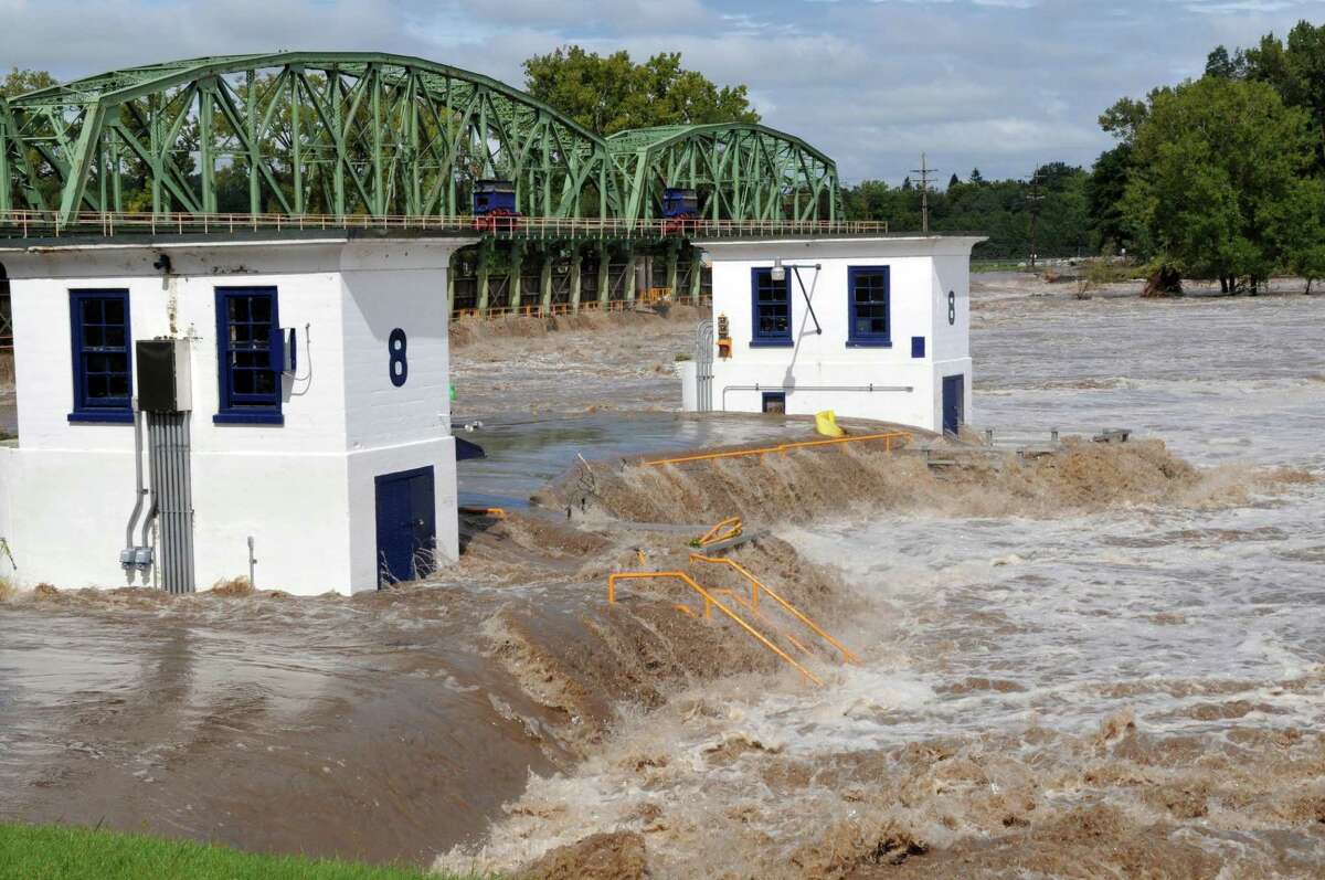 8 canal dams may be rebuilt