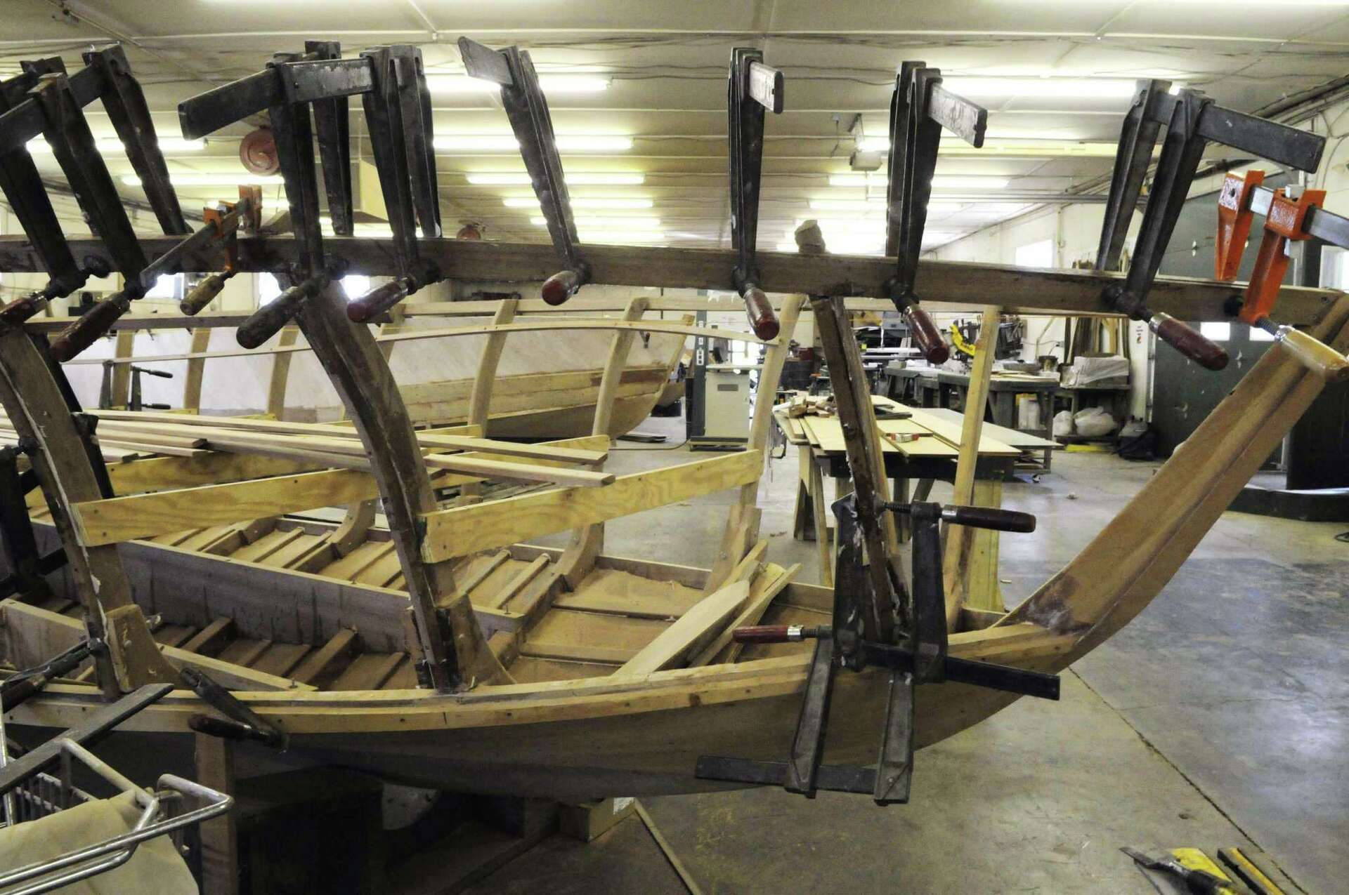 Boat maker charts a relocation