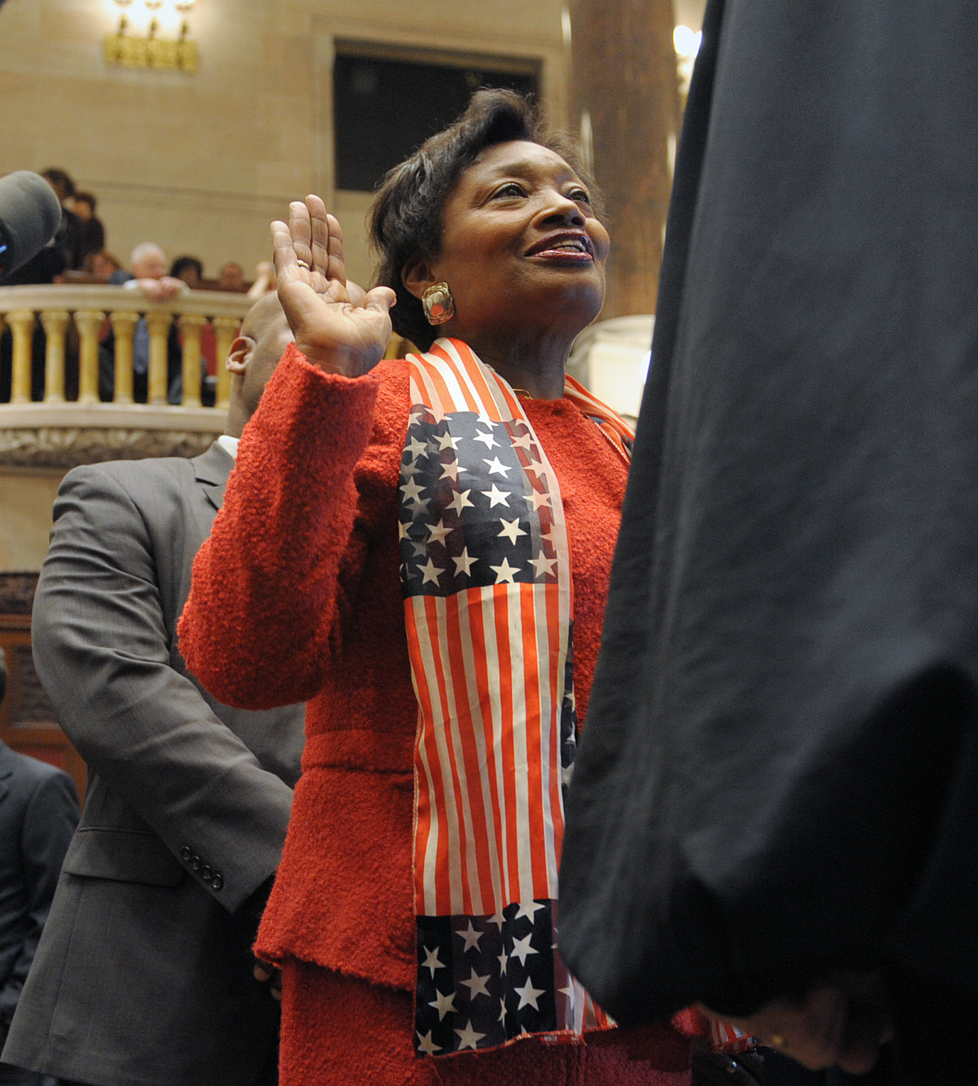 State Senate reconvenes under its new coalition