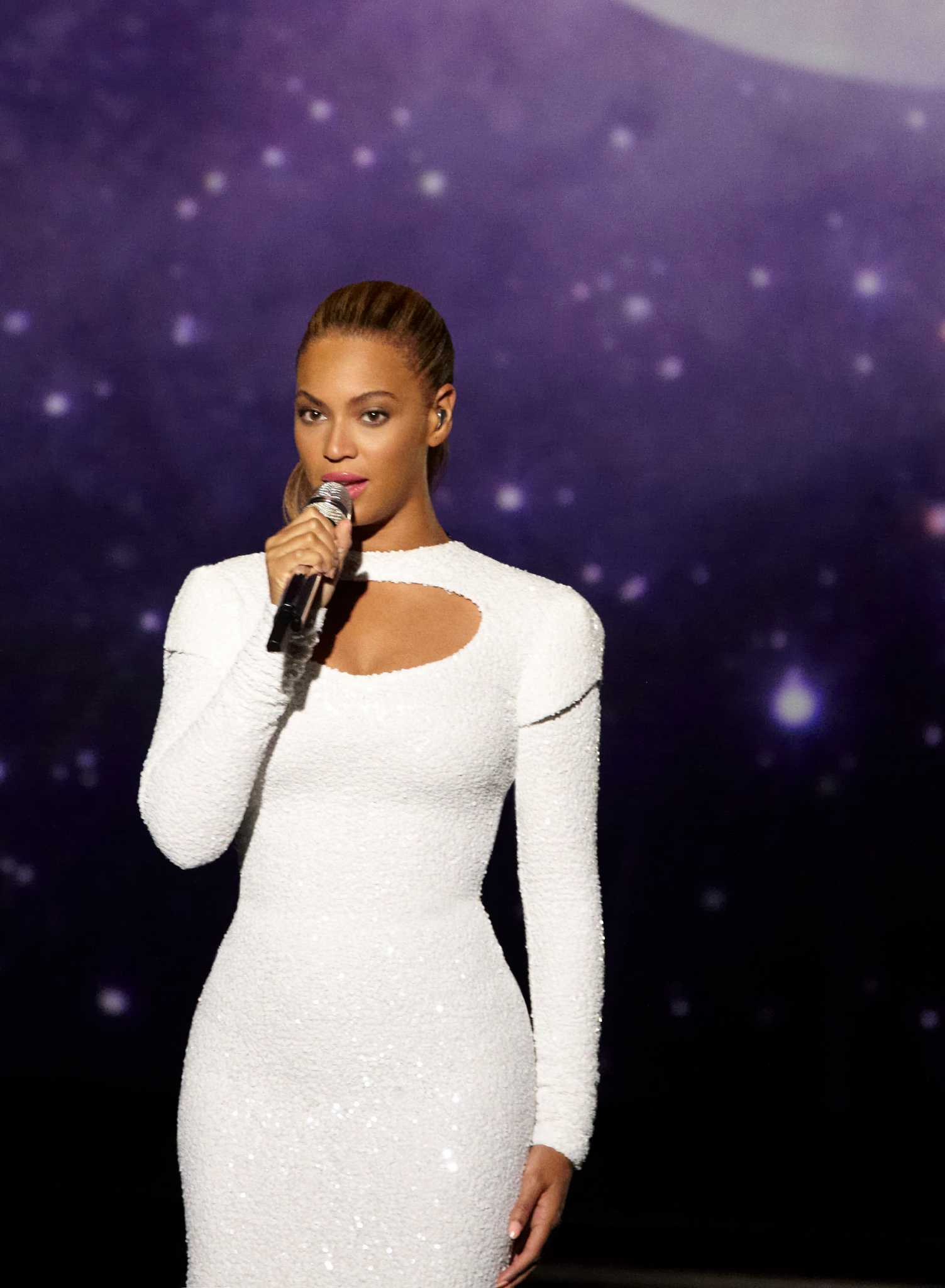 Oh, say, is she singing?