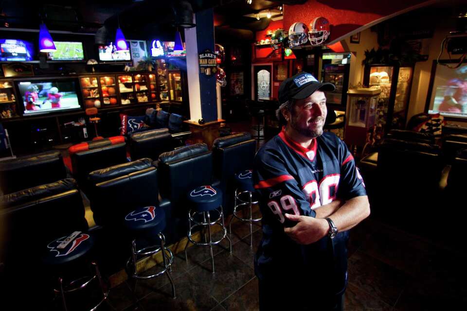 Deer Park man has the best man cave ever