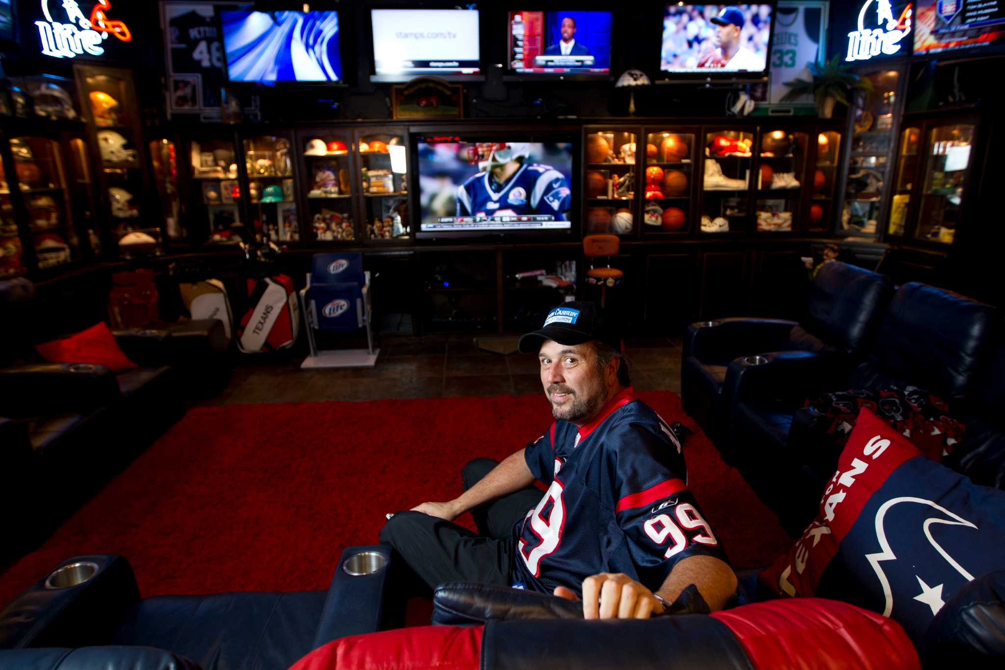 Texans fan perfect at home