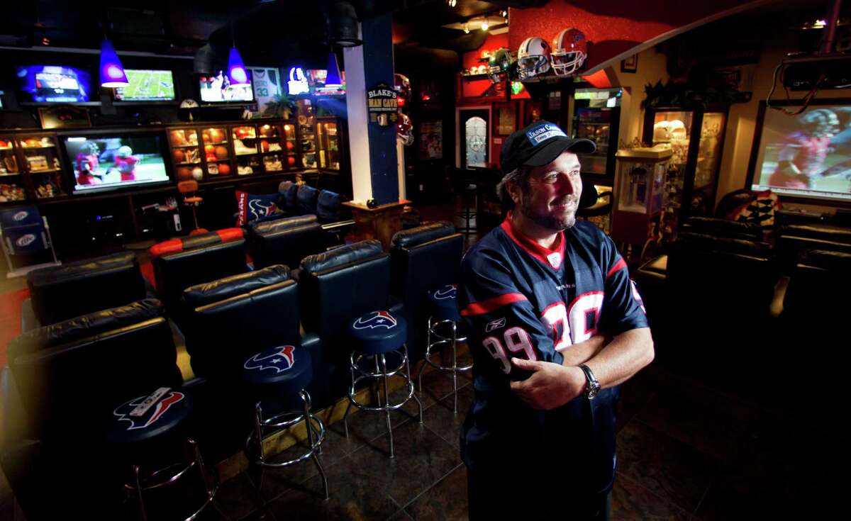 Texans fan perfect at home