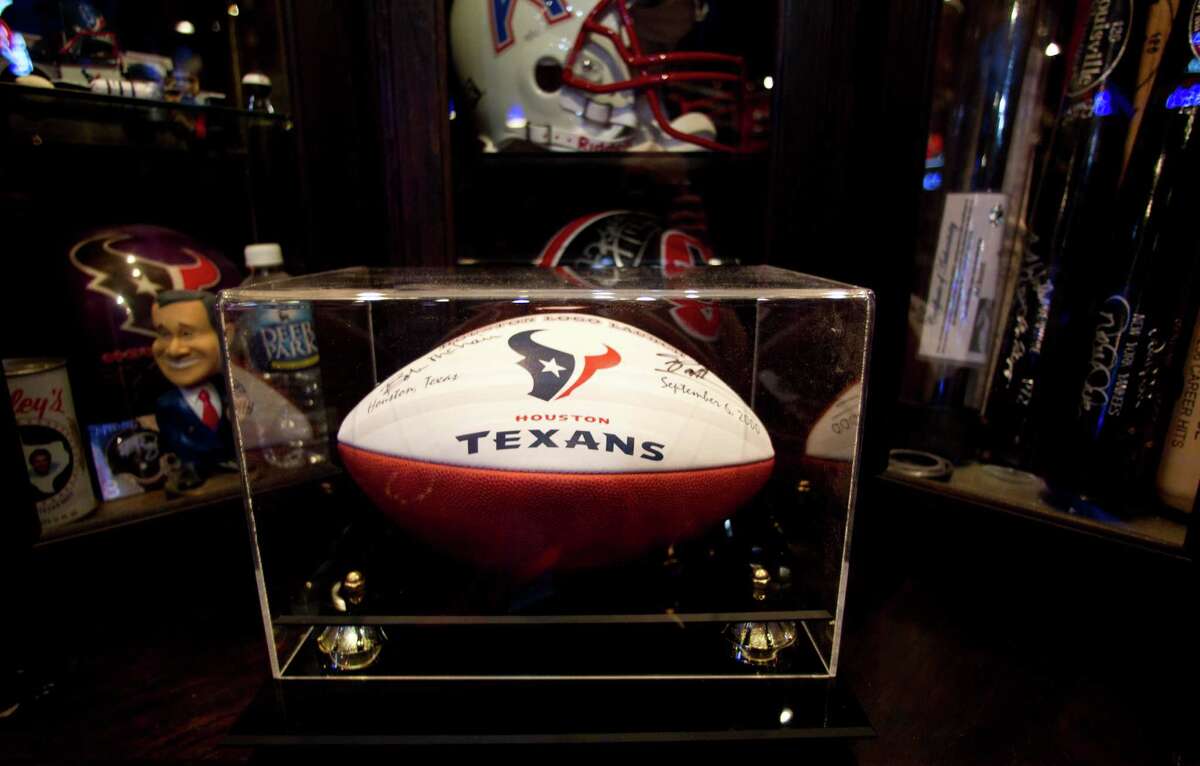 Texans fan perfect at home