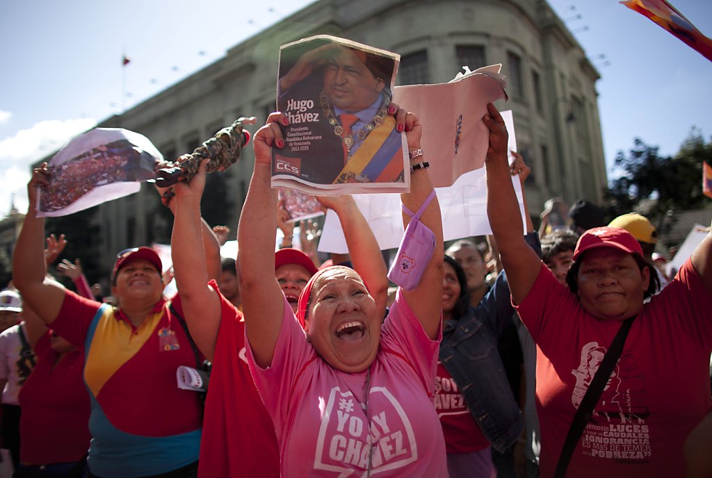 Venezuela symbolically swears in Chavez