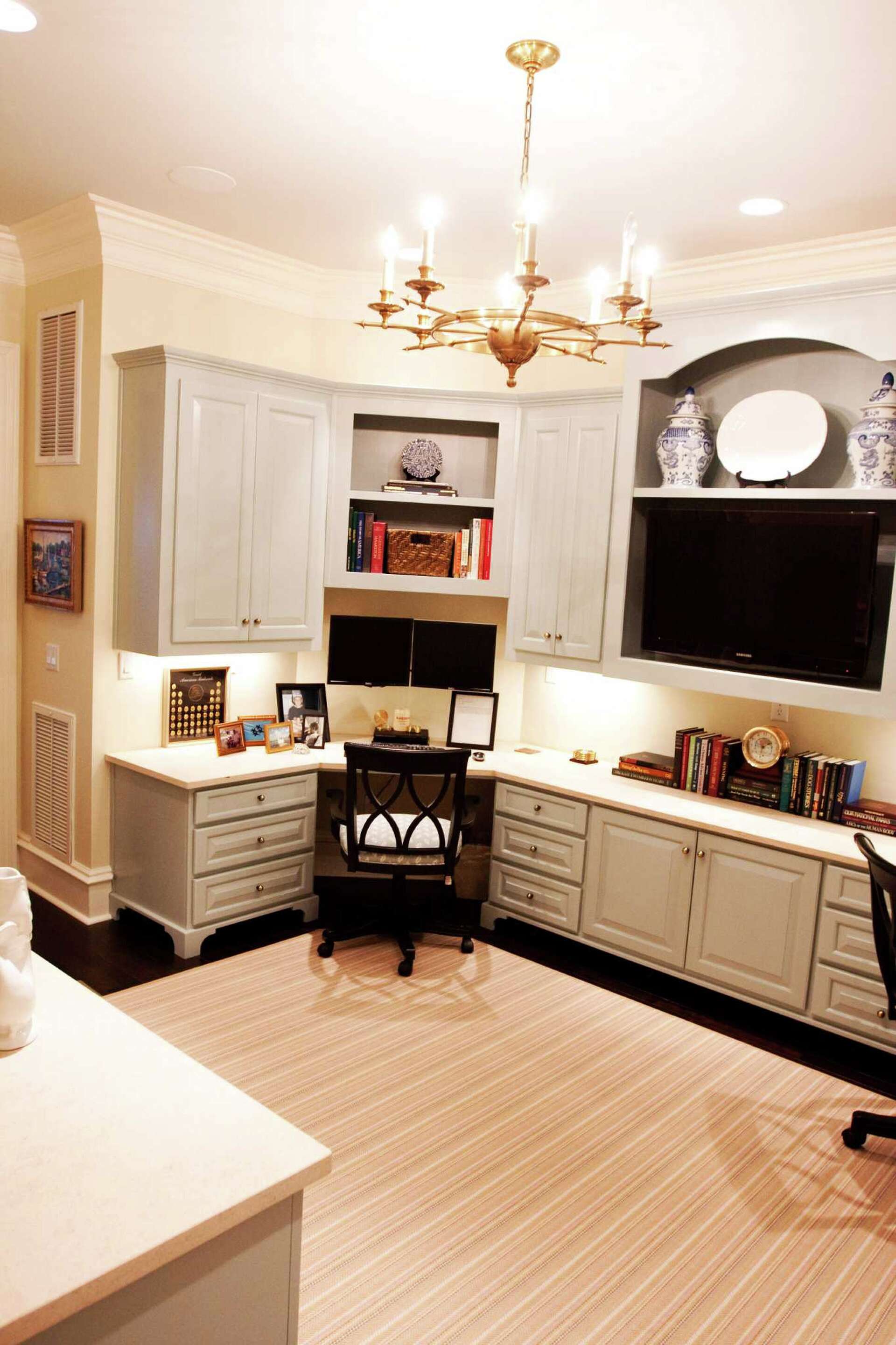 Create an organization hub at home