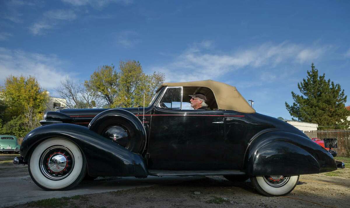 Beloved vintage cars star in 'Gangster Squad'