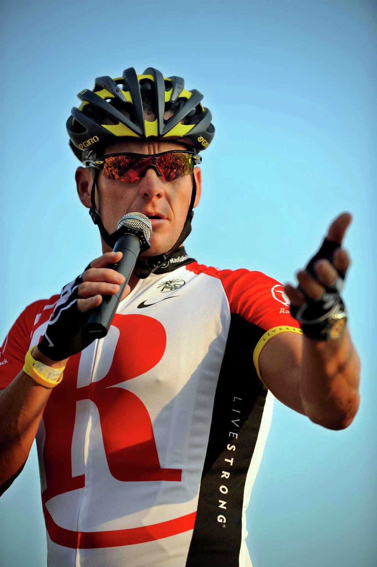 Lance Armstrong backs out of Texas charity race