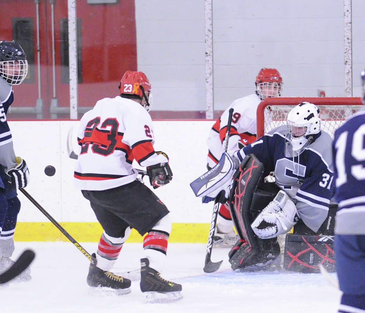 Greenwich hockey team's patience pays off in win over Staples