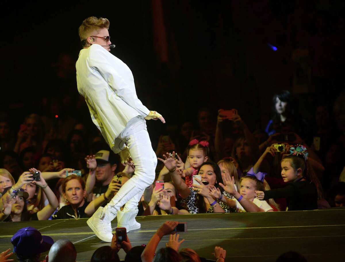'Believe' seems understatement: Crowd goes wild for Bieber