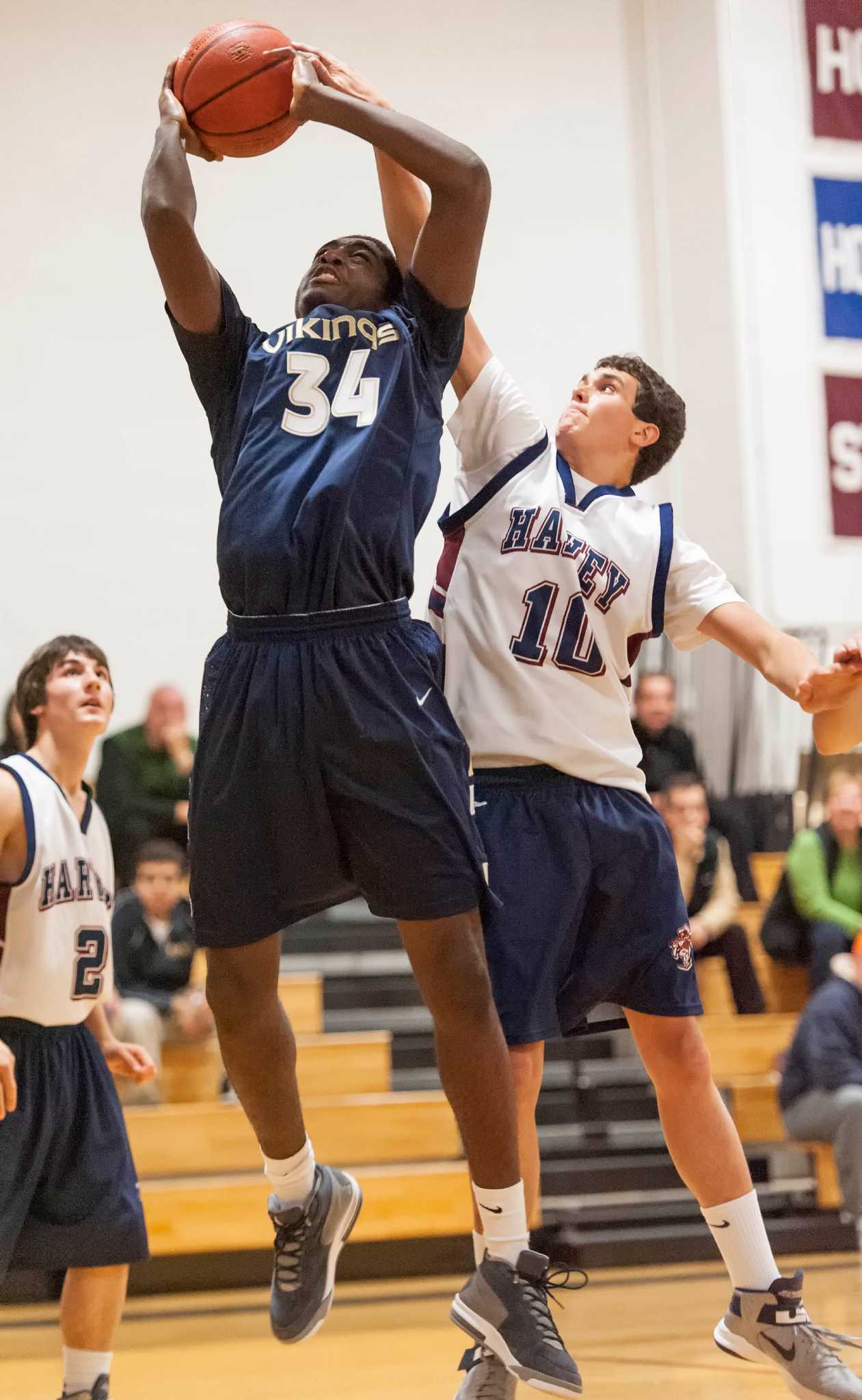 King boys hoop stops Harvey, 70-47