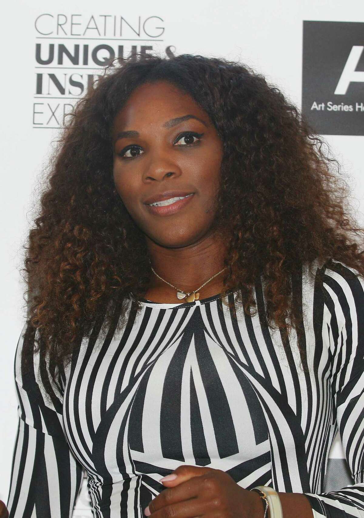 Serena shakes off fall in easy Australian win