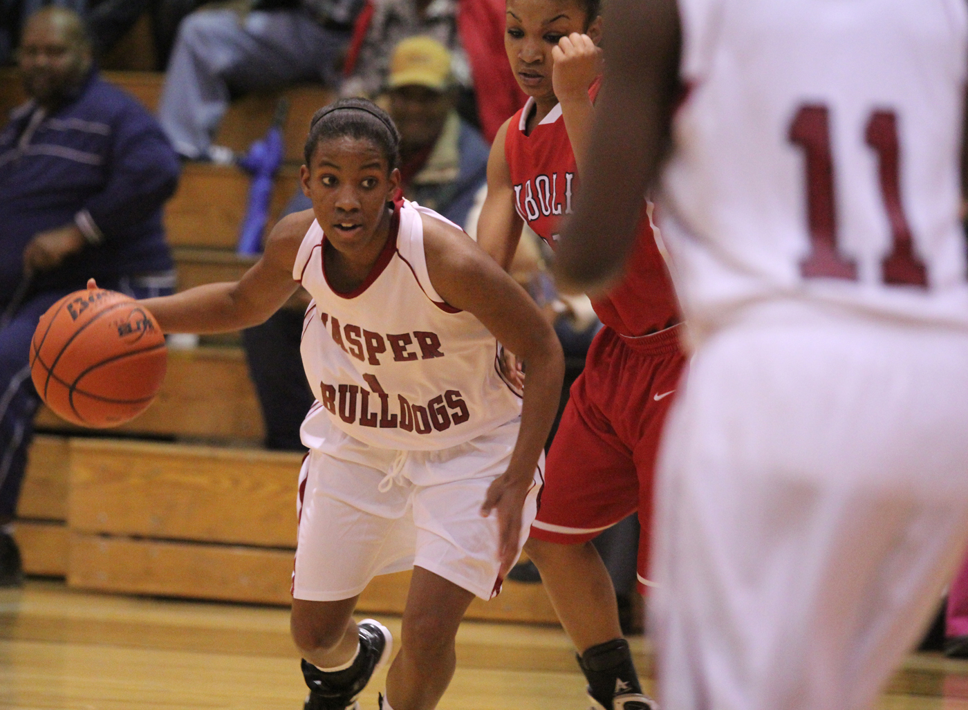 Jasper rolls to easy win over Center