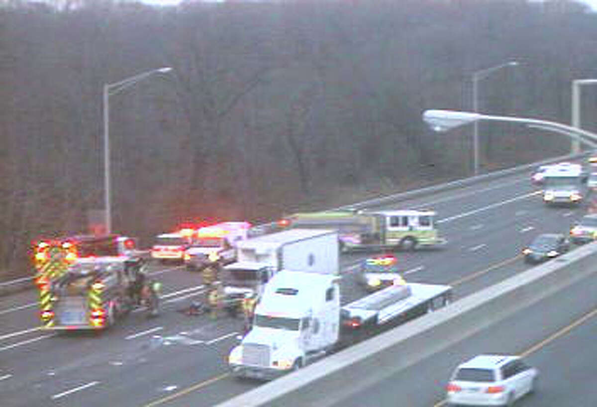 3 hospitalized in I-95 truck crash