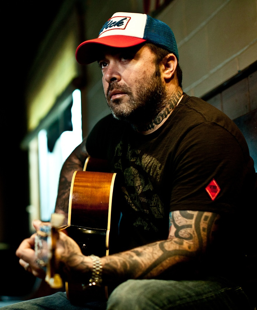 Aaron Lewis goes country for latest album, tour