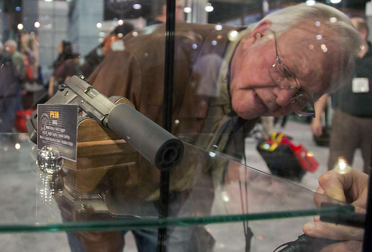 Gun traders oppose Obama's effort