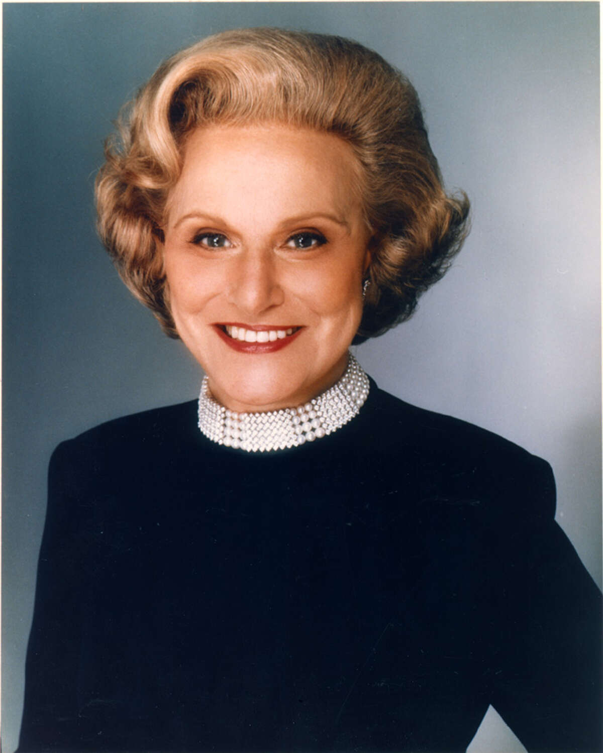 Pauline Phillips, adviser to millions as Dear Abby, dies