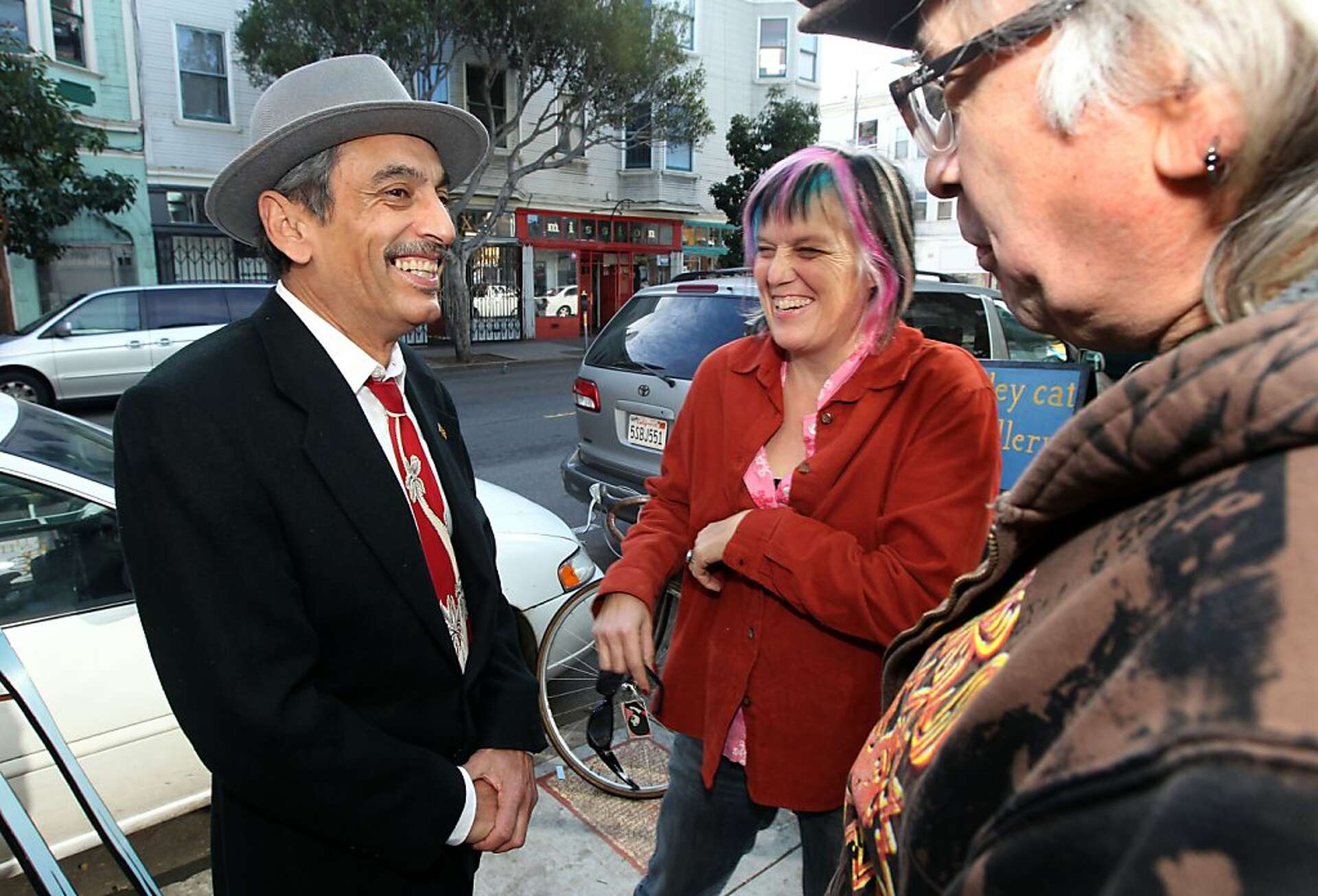 Alejandro Murguía sees poetry in S.F.