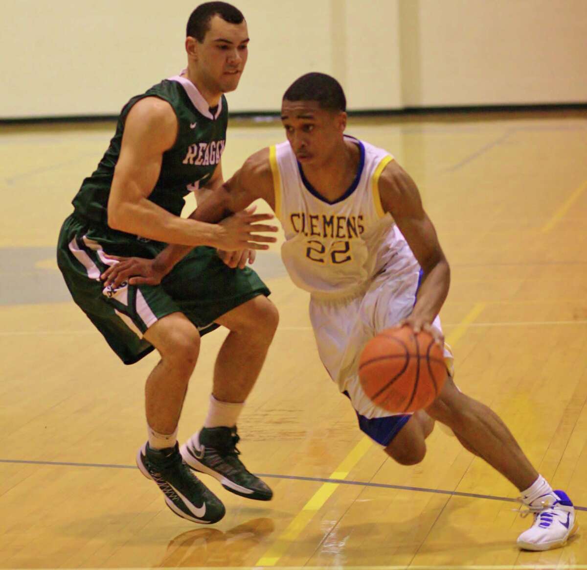 Hoop dreams remake takes place at Clemens