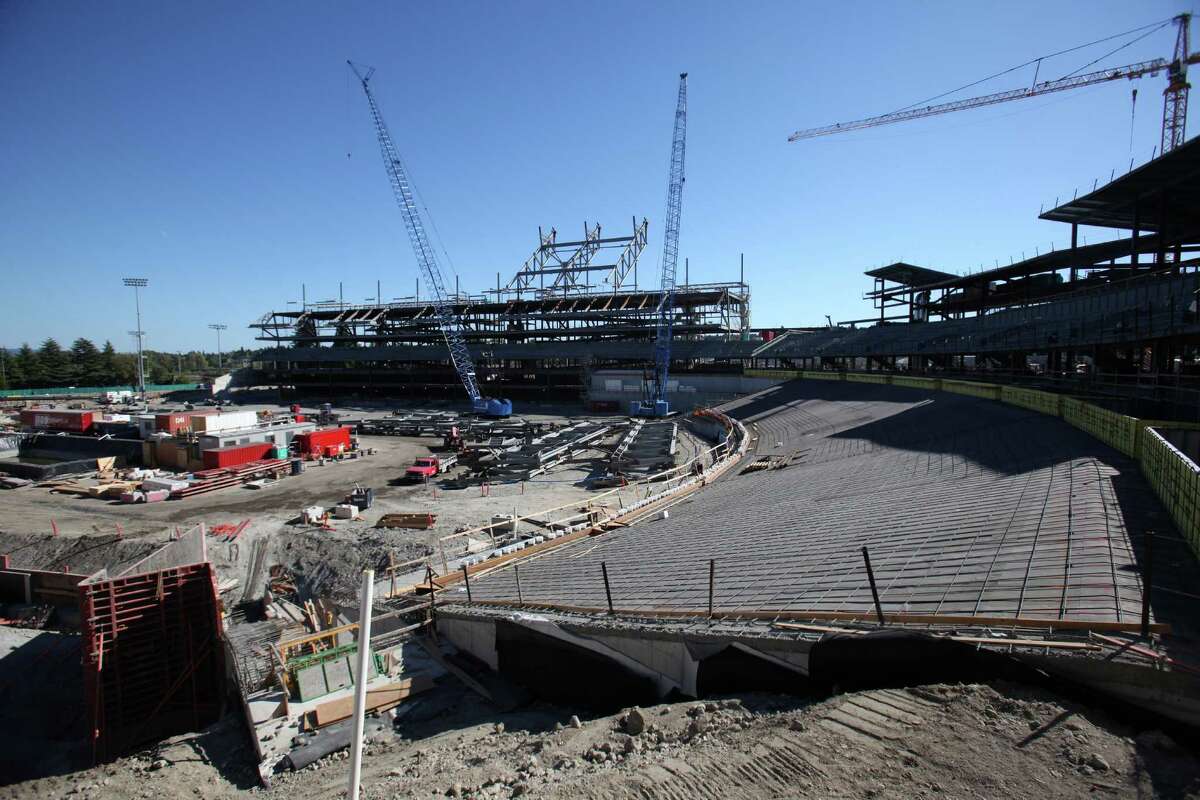 New Husky Stadium on schedule for kickoff Aug. 31