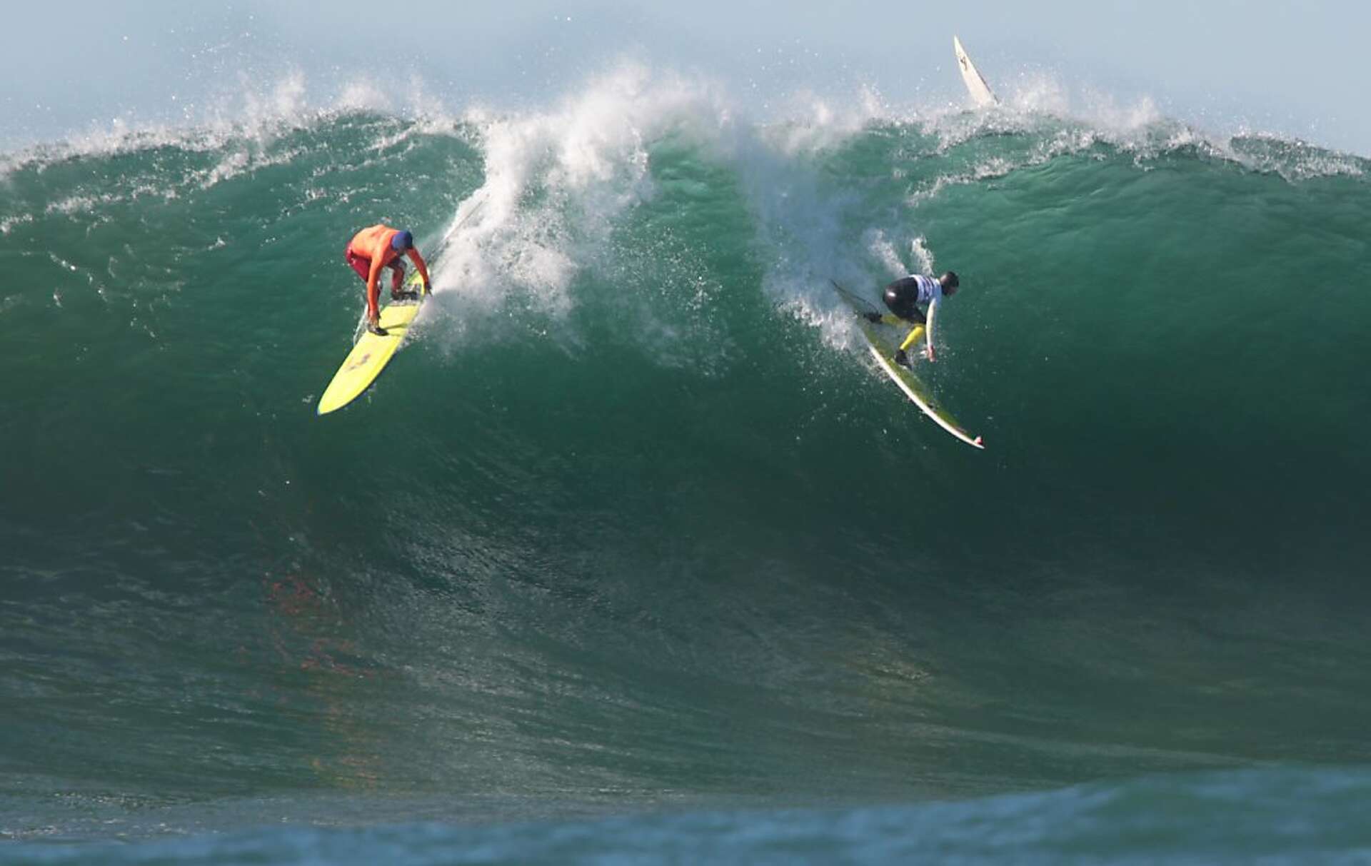Peter Mel wins Mavericks surfing contest