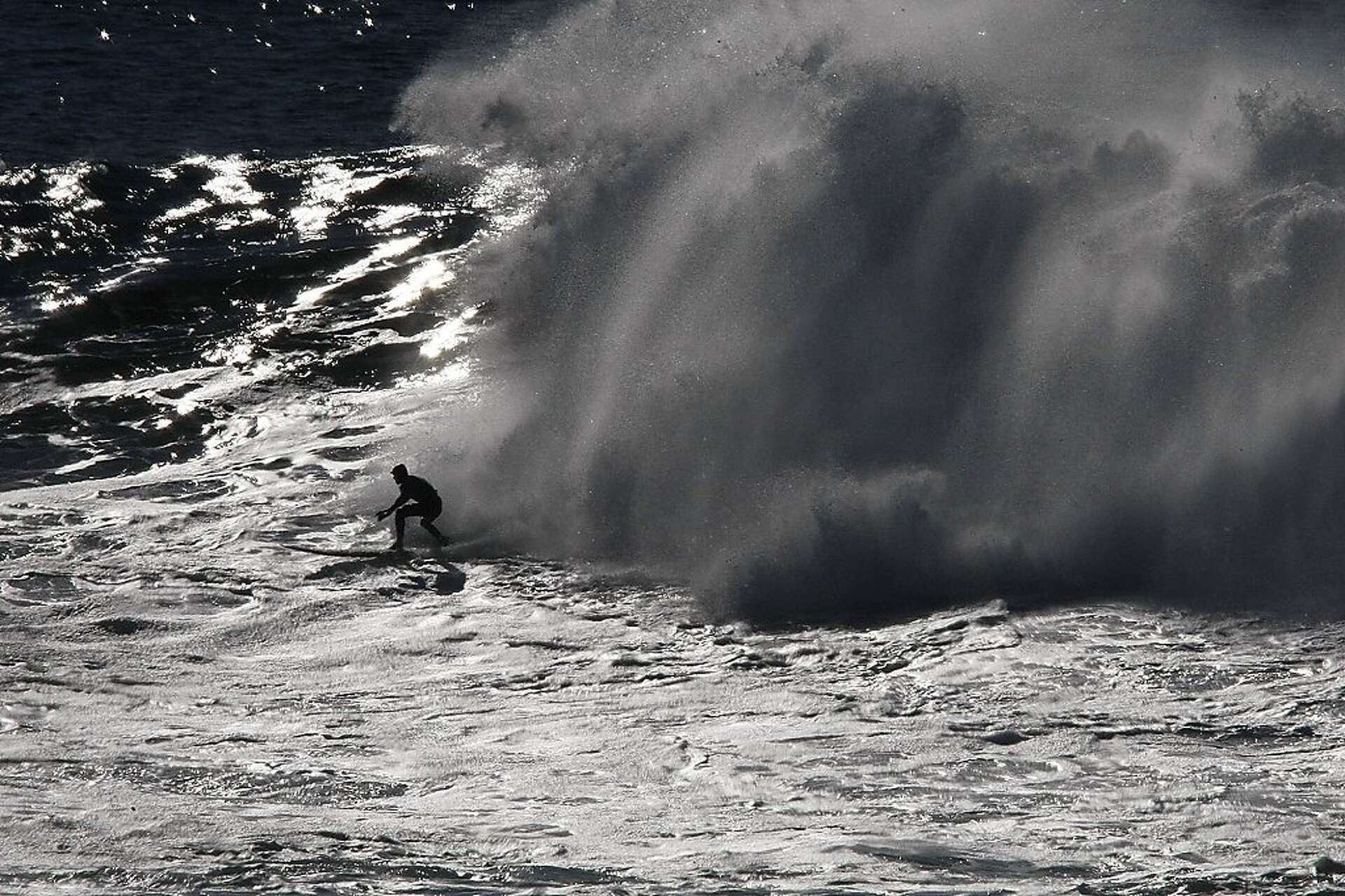 Peter Mel wins Mavericks surfing contest